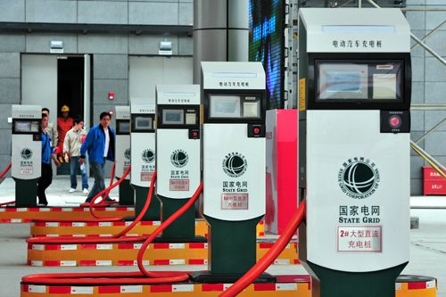 China builds world's largest EV charging network